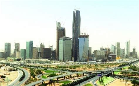 طقس السعوديةأمطار رعدية ورياح نشطة المشهد الخليجي