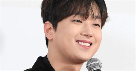 찬또배기 미담은 Ing‘한끗차이 측 이찬원‘mc계 떠오르는 황태자” 일문일답