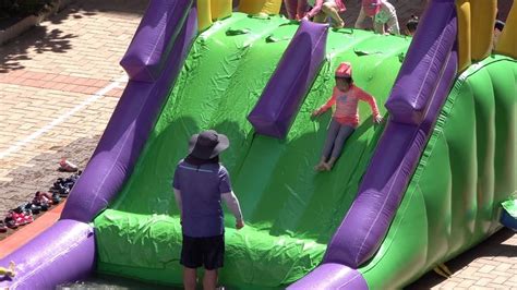 미끄럼틀 타기 무한 반복 학교 에어바운스 수영장 물놀이 Ride The Slide Infinitely Air Bounce 보라조이 Borajoys Youtube