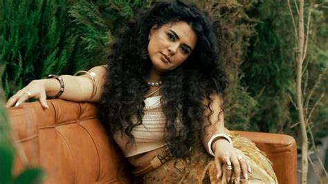 دينا الوديدي تطرح ألبومها الجديد خمس فصول