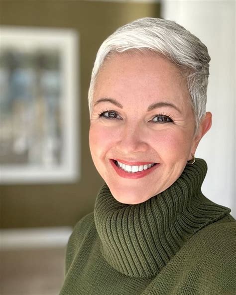 31 Perfect Pixie Haircuts For Women Over 70 To Pull Off