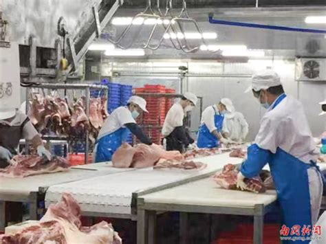 食堂开放日”我校师生代表零距离体验安全 食”力