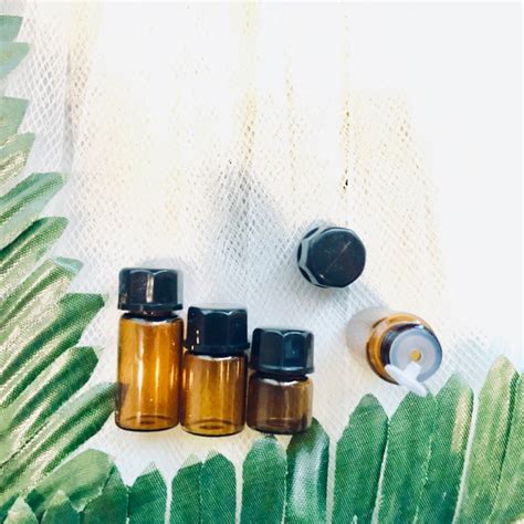 Jual Botol Sampel Kaca Kecil Essential Oil Sample 1ml 2ml 3ml Isi 10pc Kemasan Kosmetik Isi