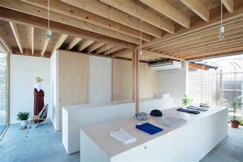 Suzuki Architects Combines A Home And Shop At Gré Square House