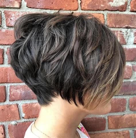 50 Super Flattering Short Haircuts For Thick Hair Hair Adviser