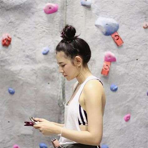 โดนชาวเน็ตสงสัย แซมมี่ เคาวเวลล์ ออกมาตอบหลังพักหลังๆนี้ หน้าอกเธอดูอึ๋มขึ้น