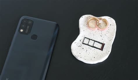 Theres Nothing On Top But Found At The Bottom Are Its Main Microphone Micro Usb Port And A