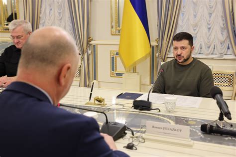 Зеленски към Желязков Никога няма да забравим това което България прави за нас