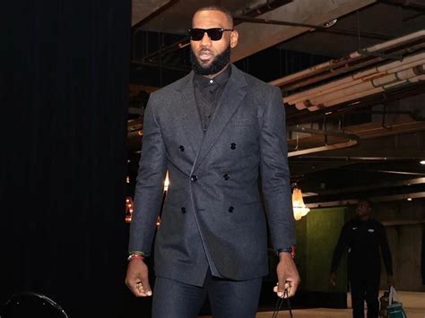 詹姆斯选秀西装詹姆斯西装 伤感说说吧