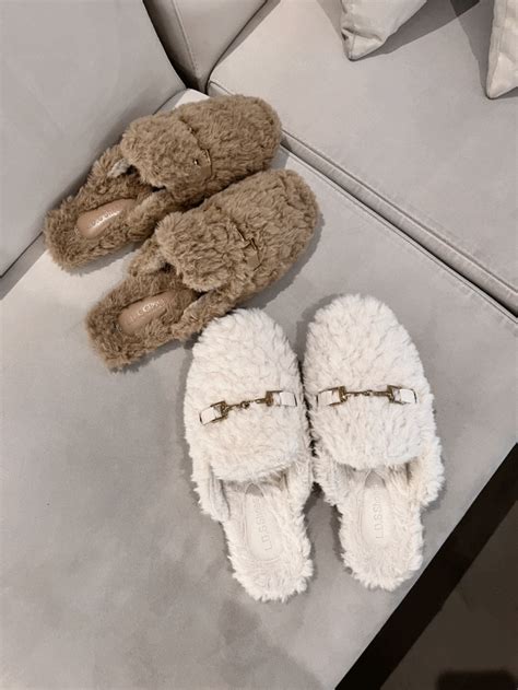 밑창 폭신5단위사이즈 고퀄 버클 뮬 고리 퍼 슬리퍼 스트랩 겨울 데일리 털 슬리퍼 3colors