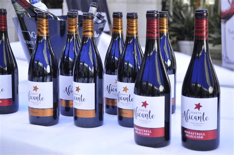 Vinos De Alicante Premia La Promoción De Los Caldos De La Tierra