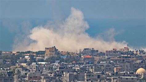 И преди войната Цивилни палестинци бягат от ивицата Газа Dw 9 10 2023