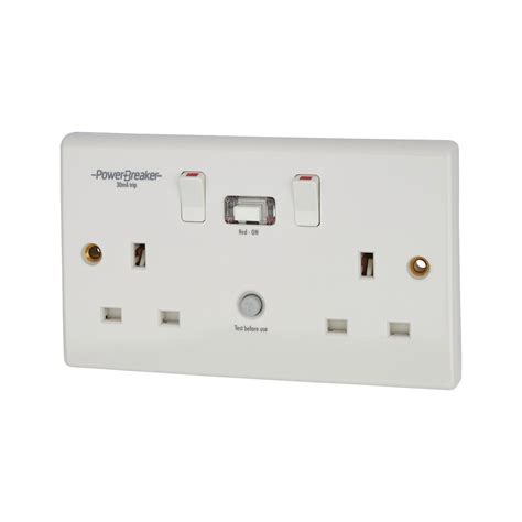 Powerbreaker 2g Rcd Socket White 163377 Uk Shelving Ltd