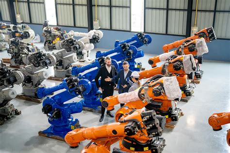 Synchronized Motion In Kuka Industrial Robots Robomagnet Robot Magazine Network