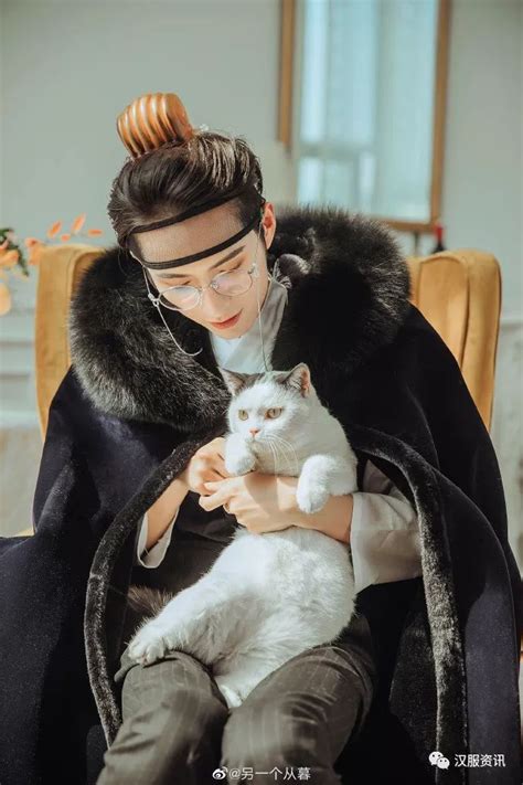 【汉服私影】盐裹聘狸奴，常看戏座隅。 图赏 爱汉服