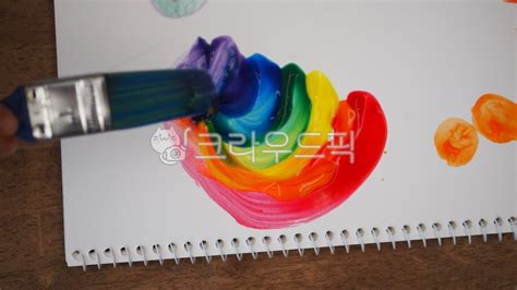 그림 물감 무지개 붓 스케치북 사진이미지일러스트캘리그라피 Choooooo작가