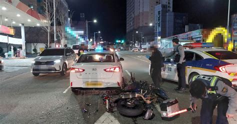 중앙선 넘은 택시 불법좌회전하다 쾅오토바이 운전자 사망
