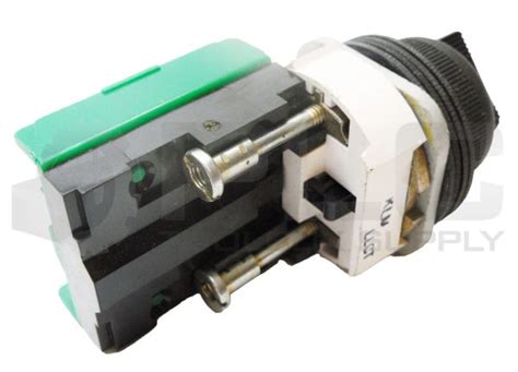 New Allen Bradley 800h Hr5 Ser E Selector Switch W 800t Xap Ser E Contact Block Plc Toolbox Supply