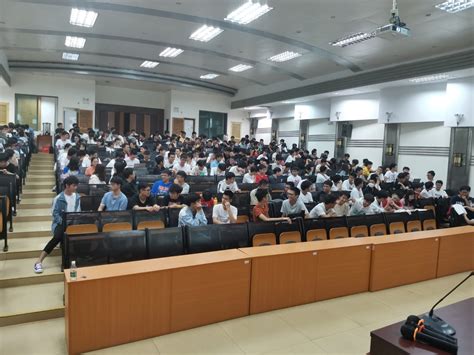 华南师范大学心理咨询研究中心潘绮敏为我院2020级新生开展心理健康讲座 新闻通知 华南师范大学软件学院