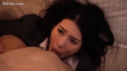 A Married Woman Teacher Suzu Honjo Who Has Repeatedly Had Sex With A Student Who Has Become A