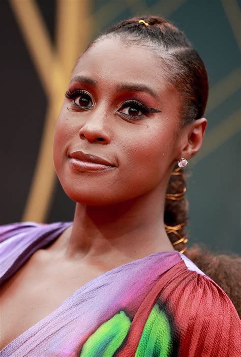 Issa Rae Hairstyles Celebrity Hairstyles Awkward Black Girl Straight Hairstyles Cool