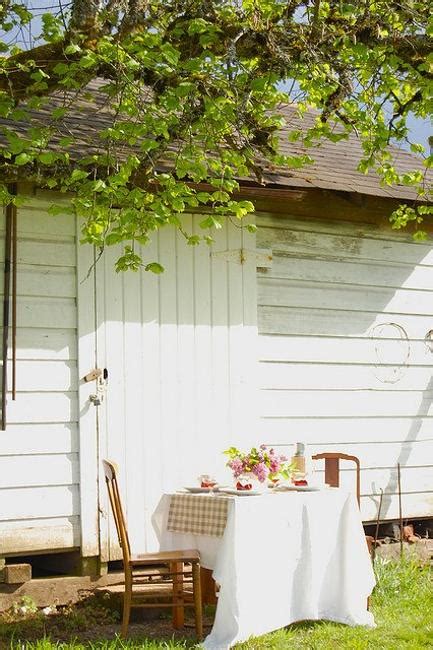 Creating Lovely Outdoor Seating Areas For Summer Tea Party