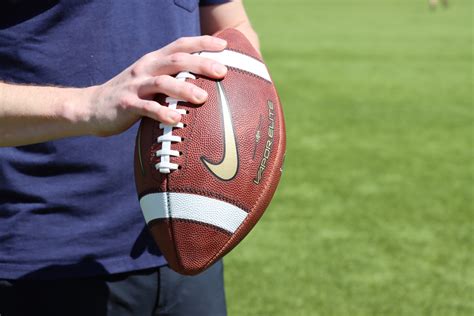 Three Tips To Help You Throw The Perfect Spiral Big Game Football Factory