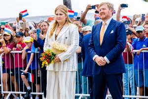 Amalia De Holanda Un Espejo En El Que La Princesa Leonor Se Mira