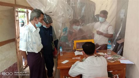 ကော့ကရိတ်မြို့ အငြိမ်းစားဝန်ထမ်းများအား ပင်စင်လစာများ အလှည့်ကျစနစ်ဖြင့