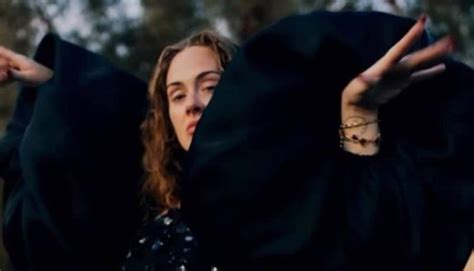Il Est Difficile De Reconnaître Adele Sur De Nouvelles Photos Car Elle A Lair Si Différente