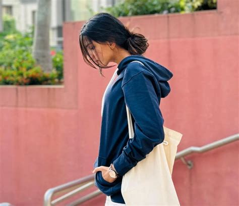 Women Cotton Navy Blue Hoodie At ₹ 430piece Women Hoddie In