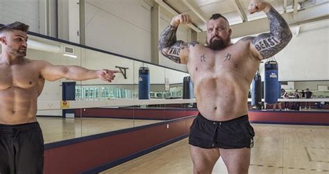 Eddie Hall Trains With Ryan Terry Hits Vacuum Pose
