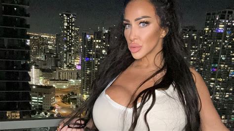 Kristine Kiss Curvy Model Plus Size Fashion Modelizzy Kristine Kiss