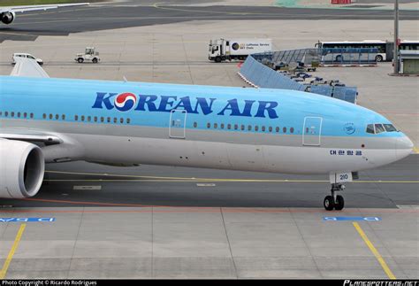Hl8210 Korean Air Boeing 777 3b5er Photo By Ricardo Rodrigues Id