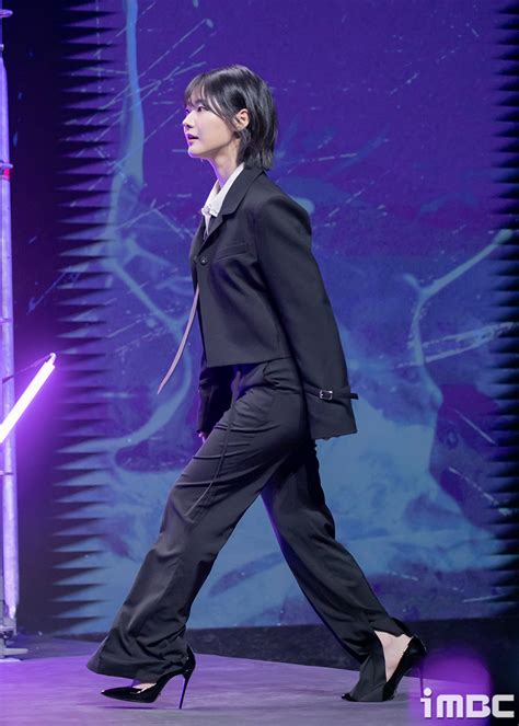 포토 조윤수 첫 공식석상의 설레임