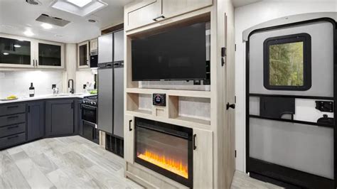 2025 Winnebago Voyage Travel Trailer Model Page