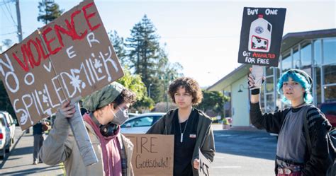 Protestors Gather At Wildberries Today Due To Viral Video Of Employee Detaining Shoplifter
