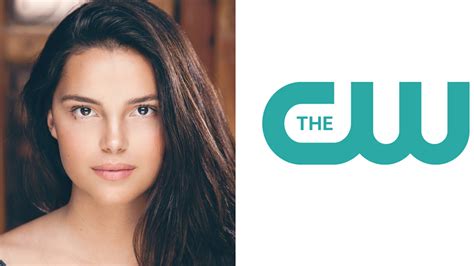 Superman And Lois Inde Navarrette To Play Sarah Cushing In The Cw Series