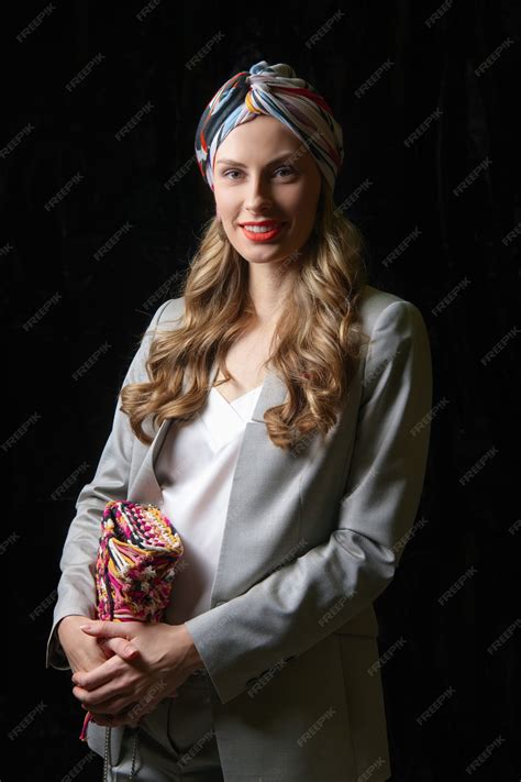 Premium Photo Low Key Portrait Of Beautiful Fashion Model