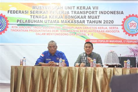 Daeng Ical Pacu Semangat Pekerja Bongkar Muat Fajar