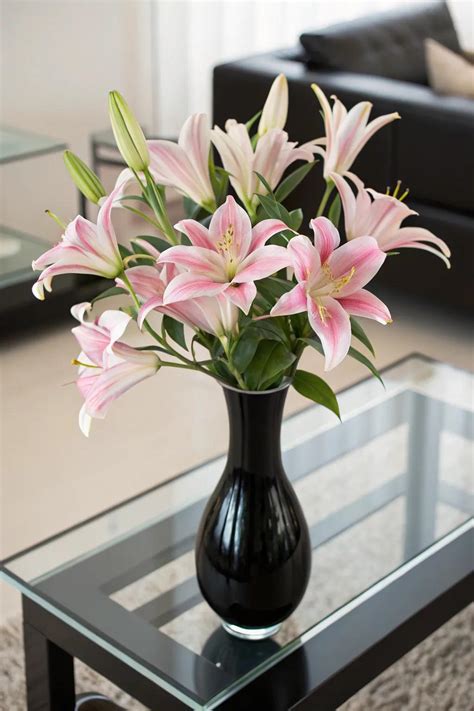 21 Stunning Lily Flower Arrangement Ideas