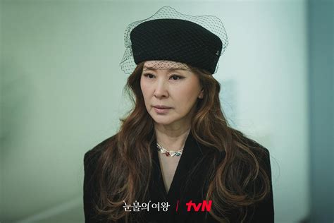 Queen Of Tears 2024