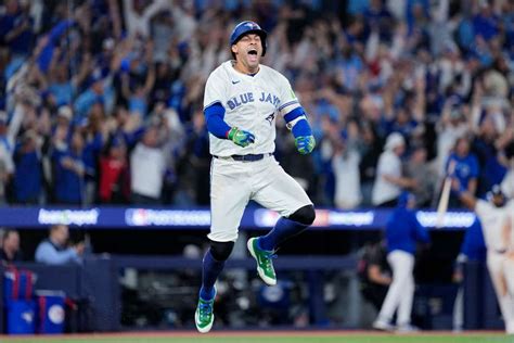 Blue Jays George Springer Hits Clutch Home Run To Defeat The Mariners In Game 7 Of Alcs