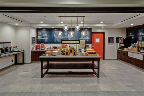 Hampton Inn Fresno Airport Fresno California Us