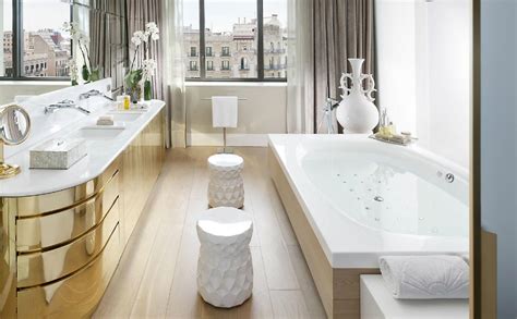 Lobby And Bathroom Designs Of Some Of The Worlds Best Luxury Hotels
