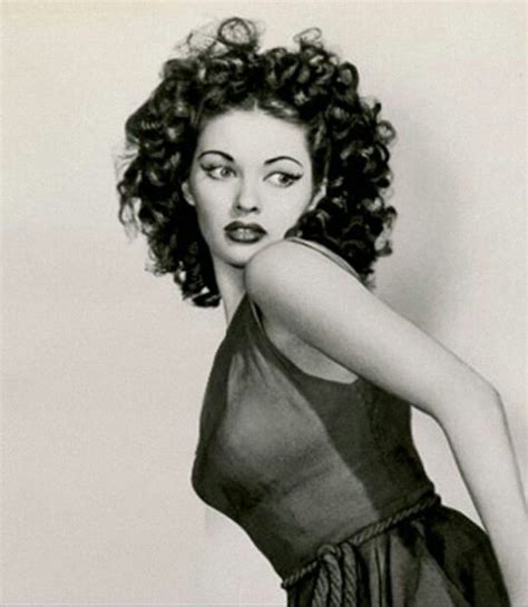 Yvonne De Carlo Косметические товары Классический голливуд Голливуд
