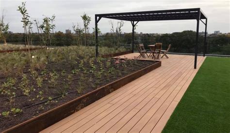 Creating A Composite Suspended Decking Silvadec