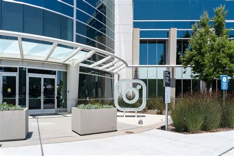Advertisers Win Users Lose In An Instagram Spinoff Stanford Report