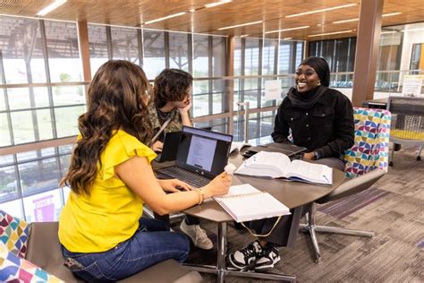 Top 5 Industries To Work In If You Have An Associate Degree In Business