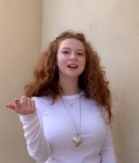 Pin On Redheads Redhead Beauty Gorgeous Redhead Francesca Capaldi 2016